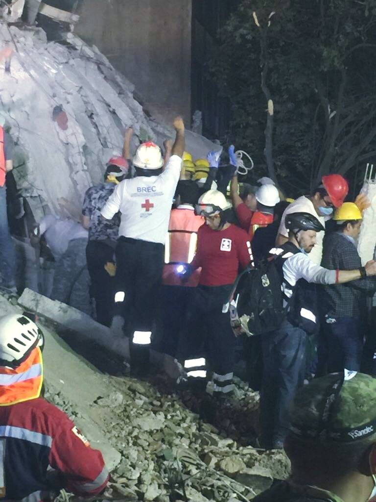 Mexico Red Cross provides urgent rescue and first aid for earthquake ...